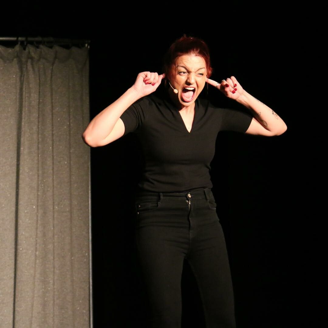 Laura Calu | Spectacle - One Woman Show | 5 avril 2019 à Carouge GE