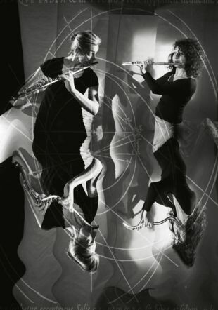 ET POURTANT ELLE TOURNE