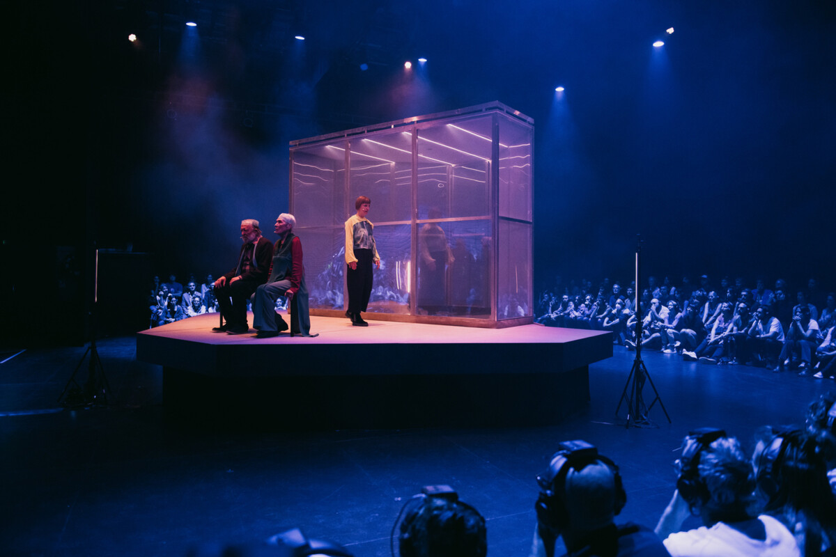 "La fin du présent" : découvrez un spectacle immersif, au seuil de l ...